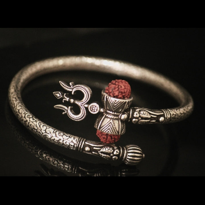 Buy Silver Trishul Damru Kada – Jewllery Design